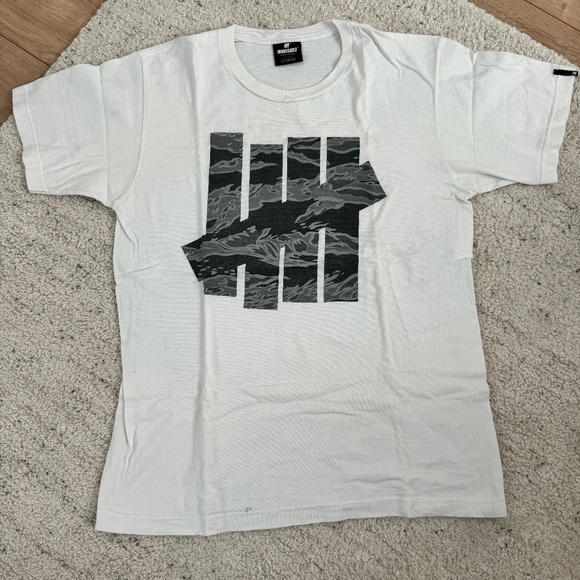 Undefeated | Shirts | Undefeated Mens Tee | Poshmark